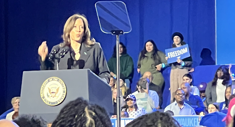 Kamala Harris Energizes a Packed Crowd at Milwaukee Rally, Urging Voter ...
